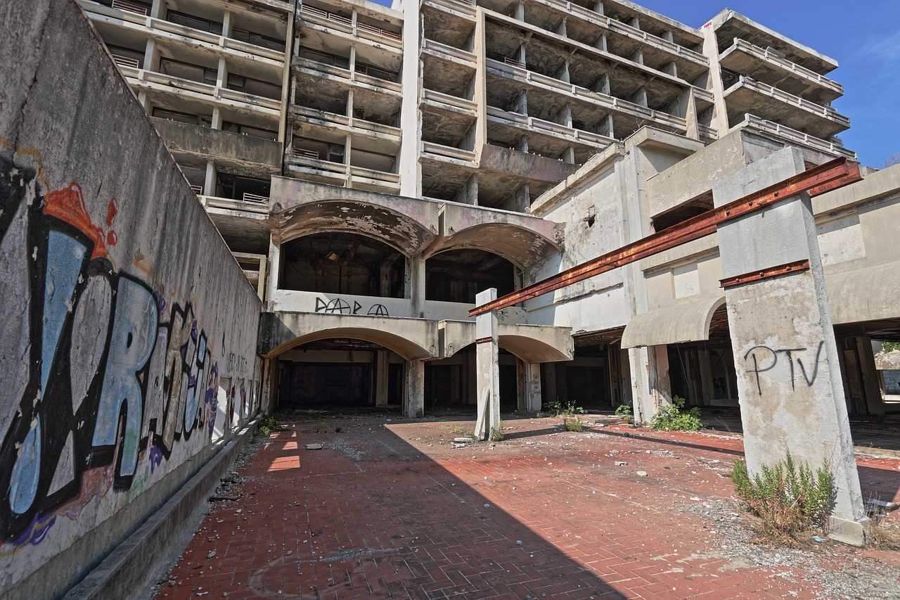 I na tohle narazíte v Chorvatsku: Kupari je opuštěný hotel, který byl ...